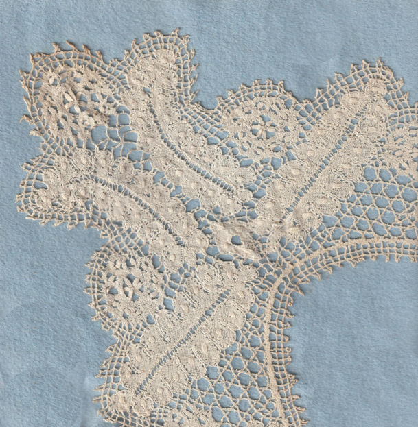 Bedfordshire lace collar